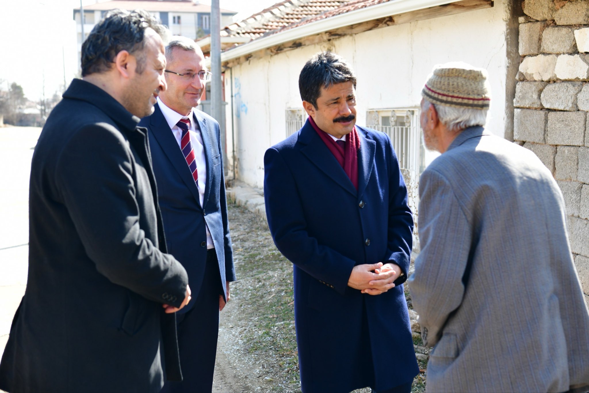 Vatandaşın bizzat yanında olan vali - Son Dakika Kırşehir Haberleri